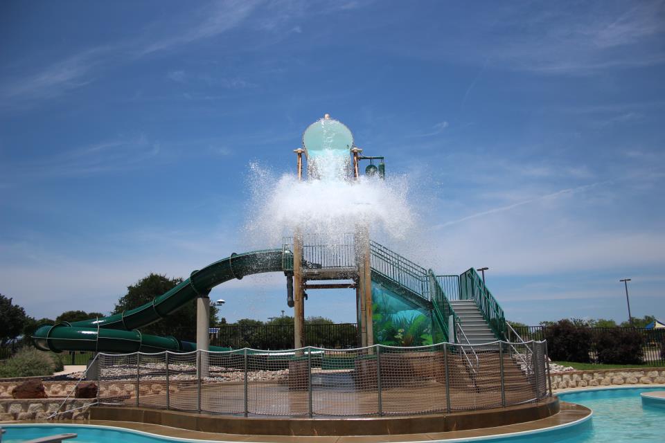 Rosemeade Rainforest Aquatic Complex | Kids Out and About Dallas
